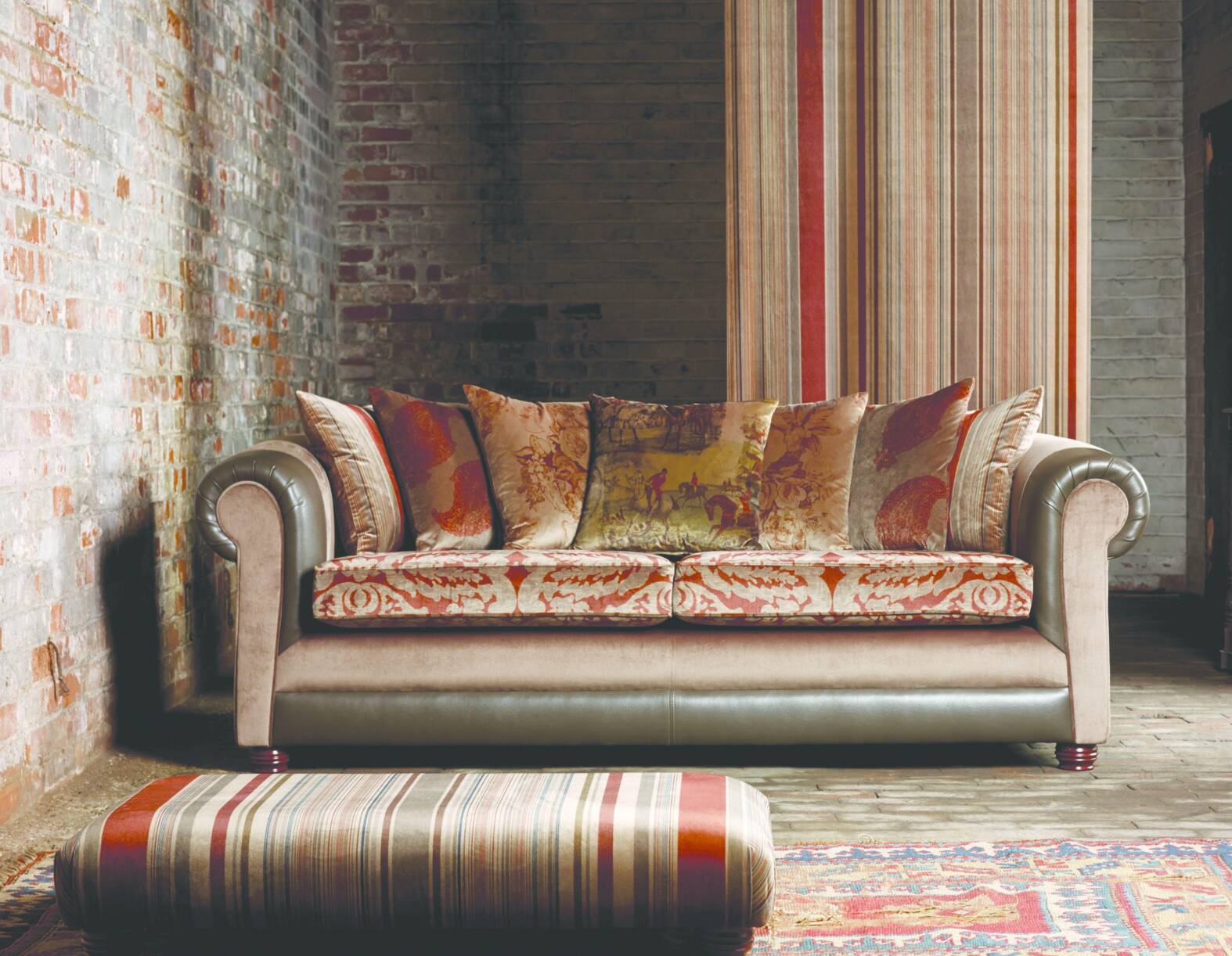 Genoa | Classic Chesterfield Shape | Long Eaton Sofas